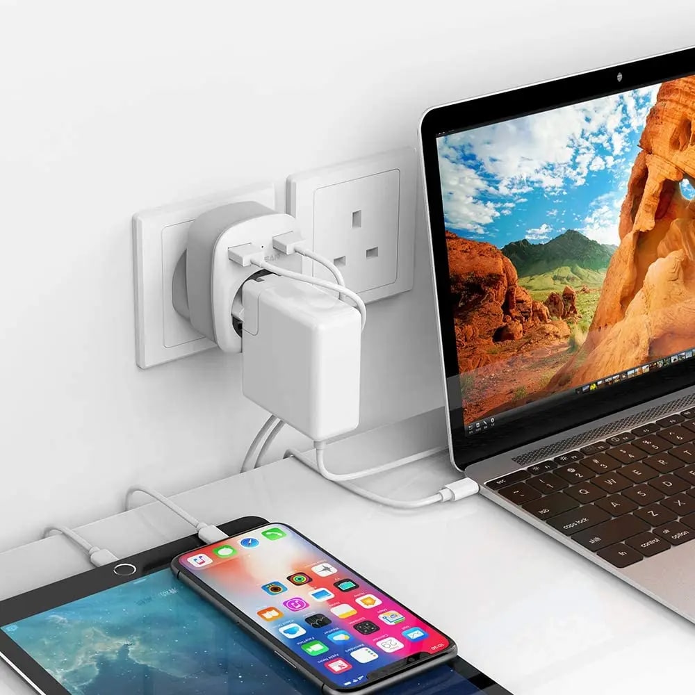 Adaptateur Irlande avec Deux Ports USB - Camping et Bivouac